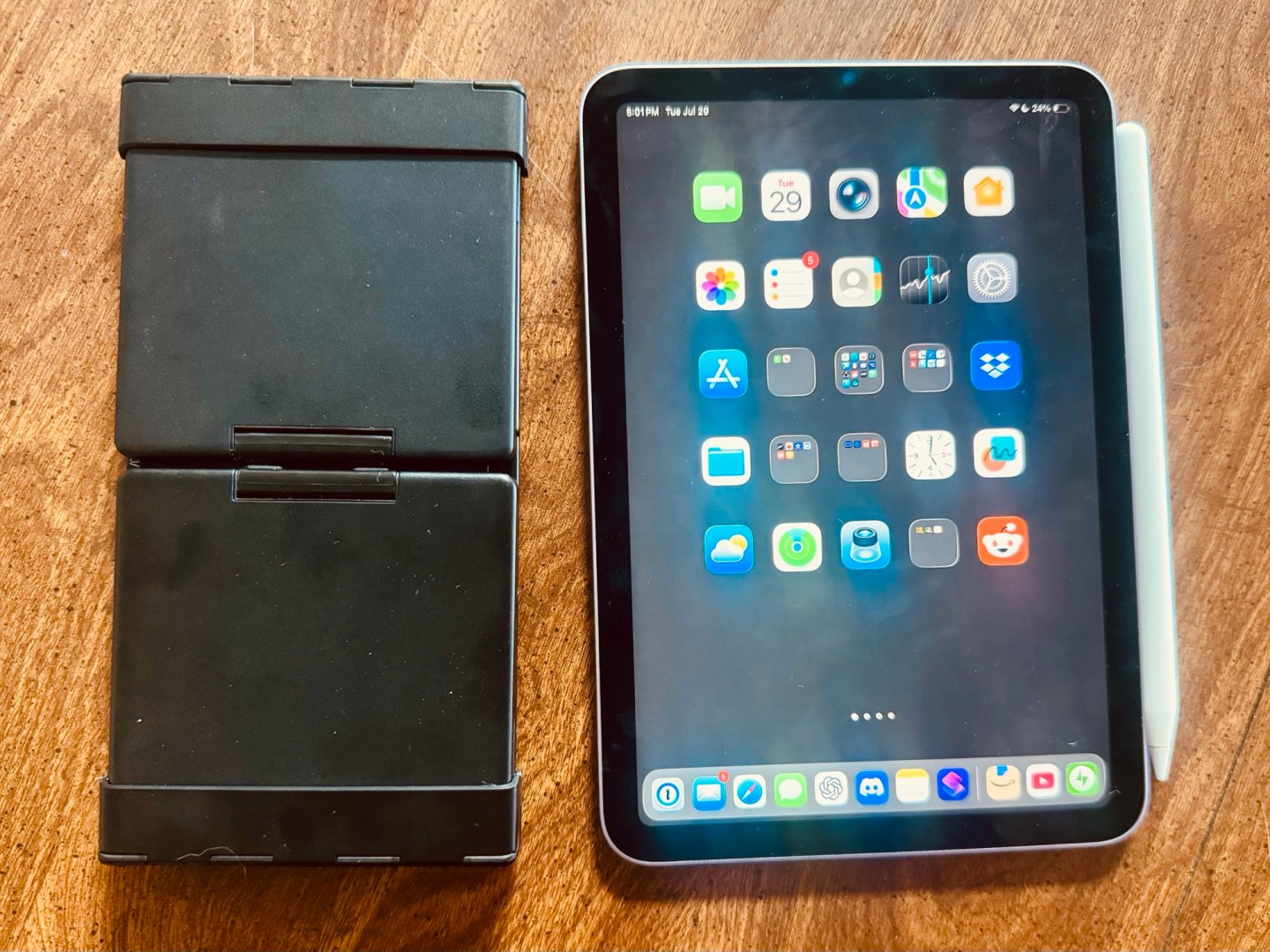 iPad mini (A17 Pro) and Artciety Folding Keyboard with Touchpad – tow.com