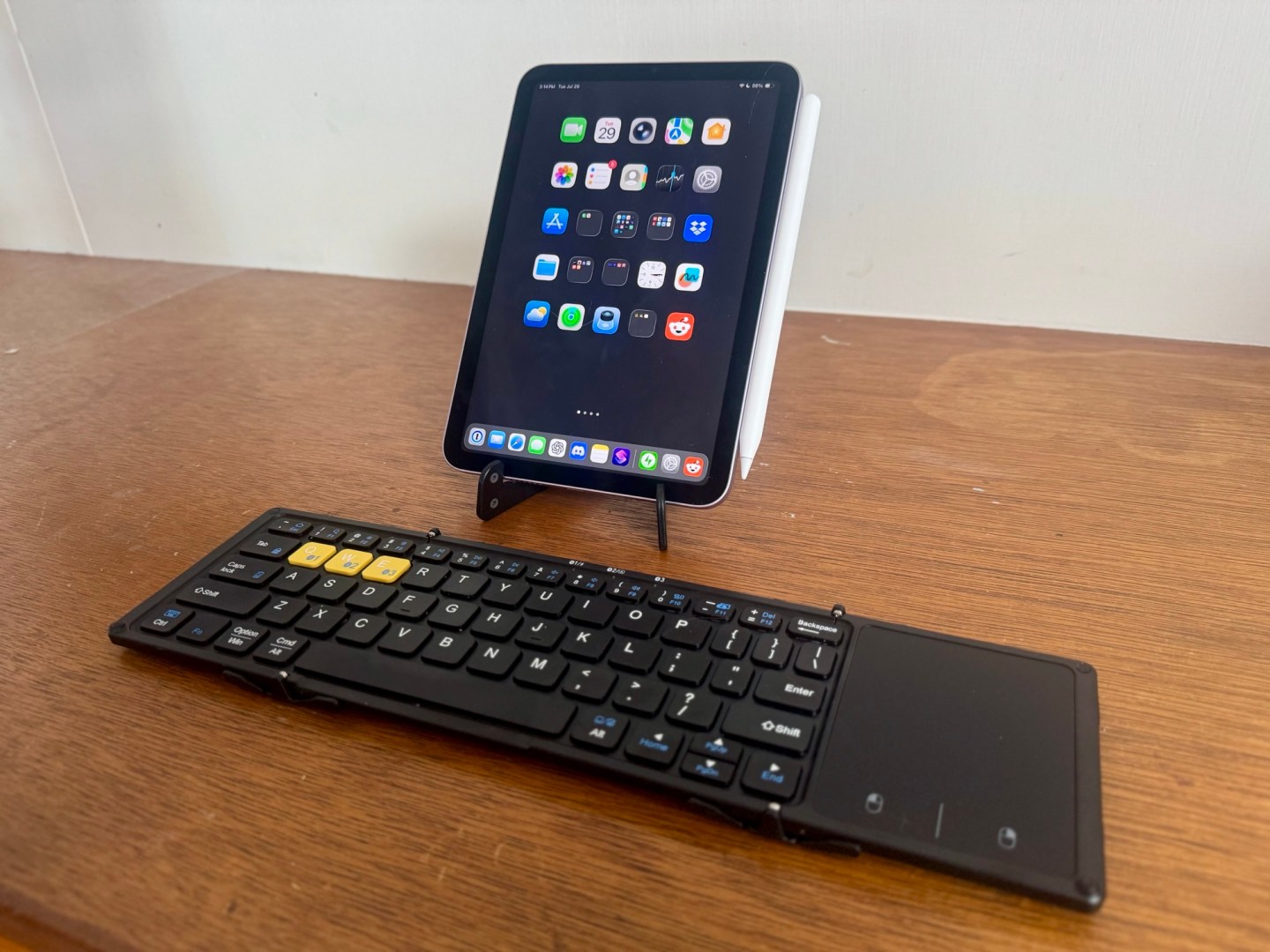 iPad mini (A17 Pro) and Artciety Folding Keyboard with Touchpad – tow.com